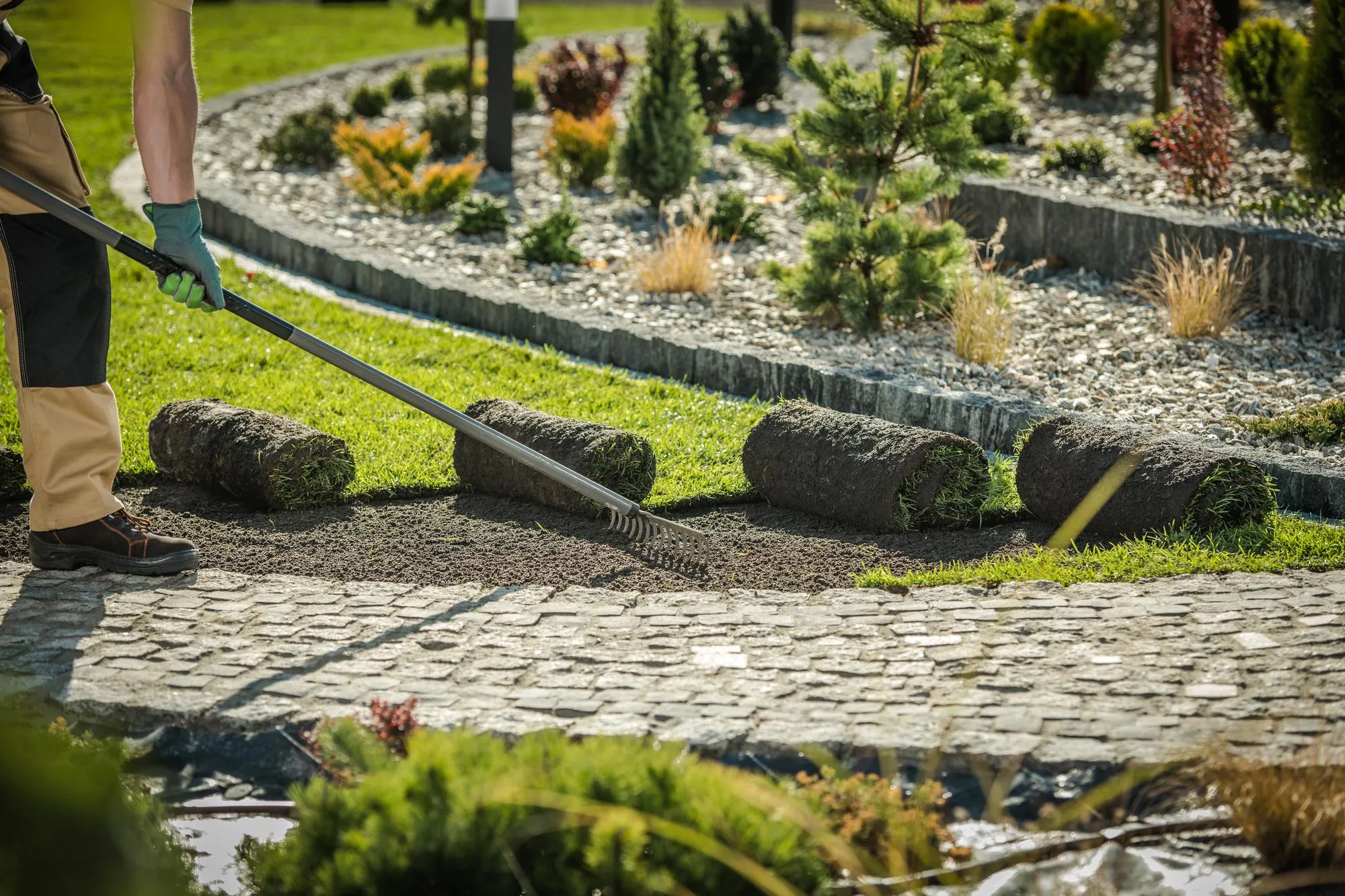 Mississauga Lawn Maintenance & Hardscaping | Expert Landscaping Services